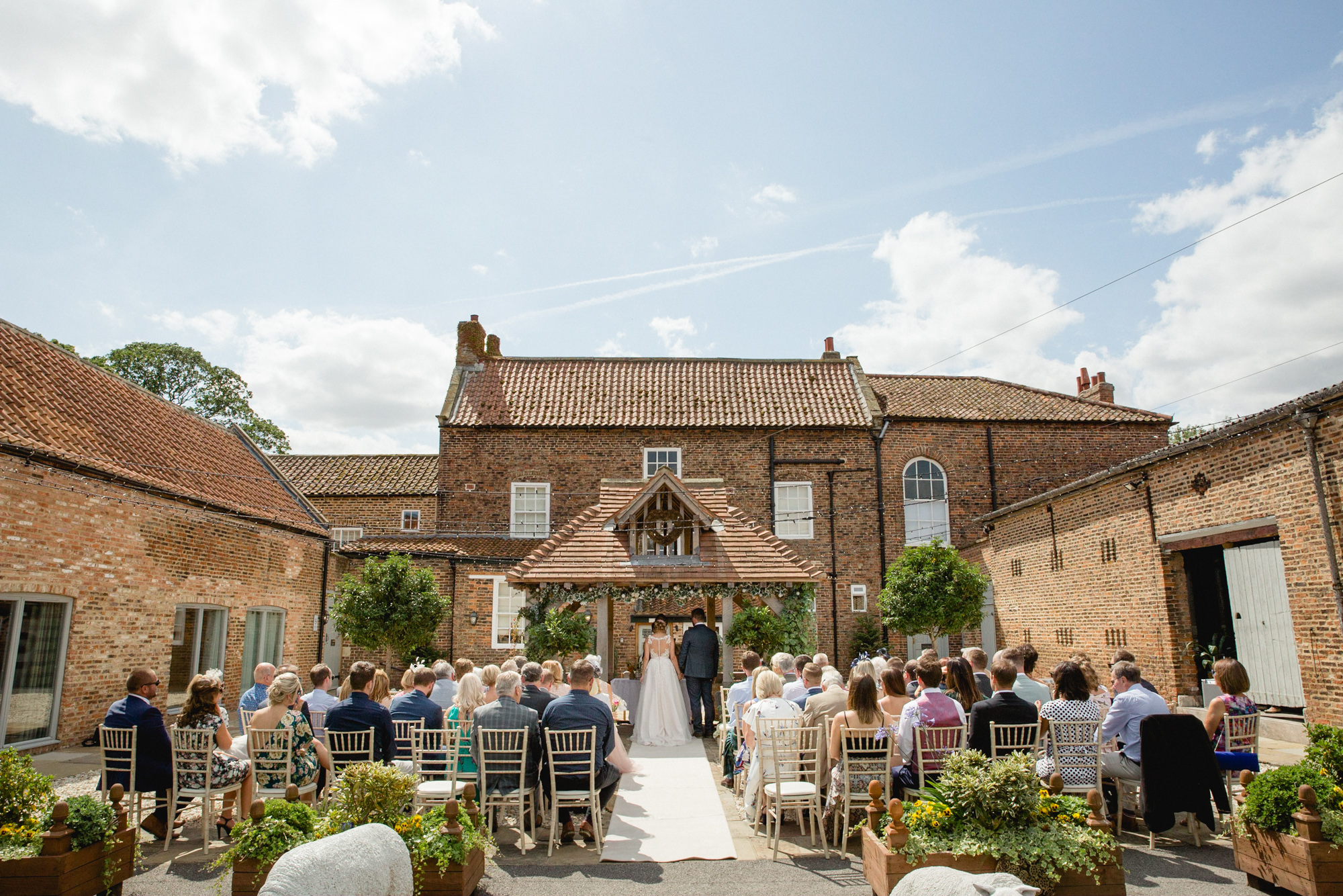 Hornington Manor by Mark Newton Weddings | Loved Up North